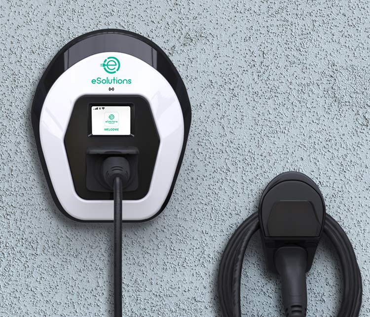 Free2move eSolutions, recharge de voiture électrique ou hybride
